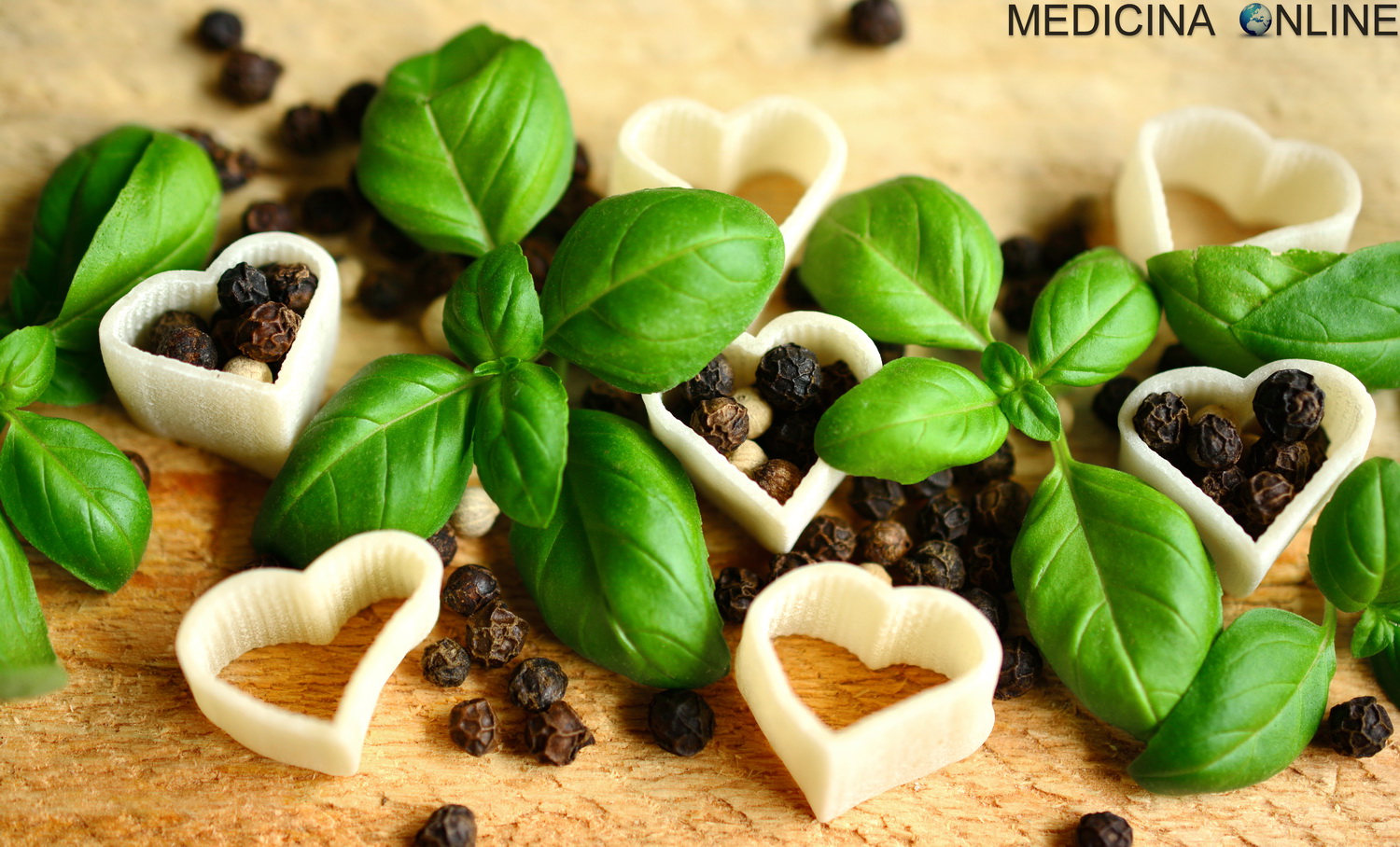 Alimenti di origine vegetale che causano allergia: frutta secca, spezie ...