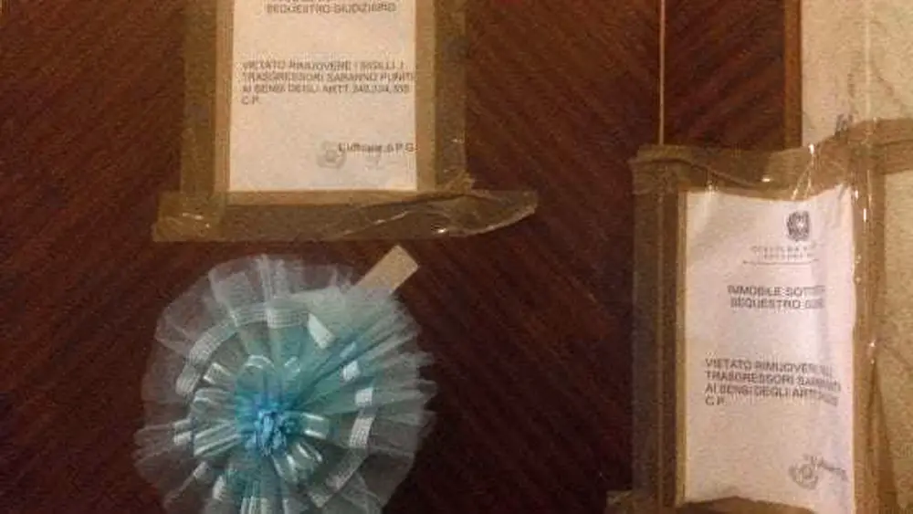 Neonato muore dopo circoncisione in casa: arrestati “santone”, madre e ...